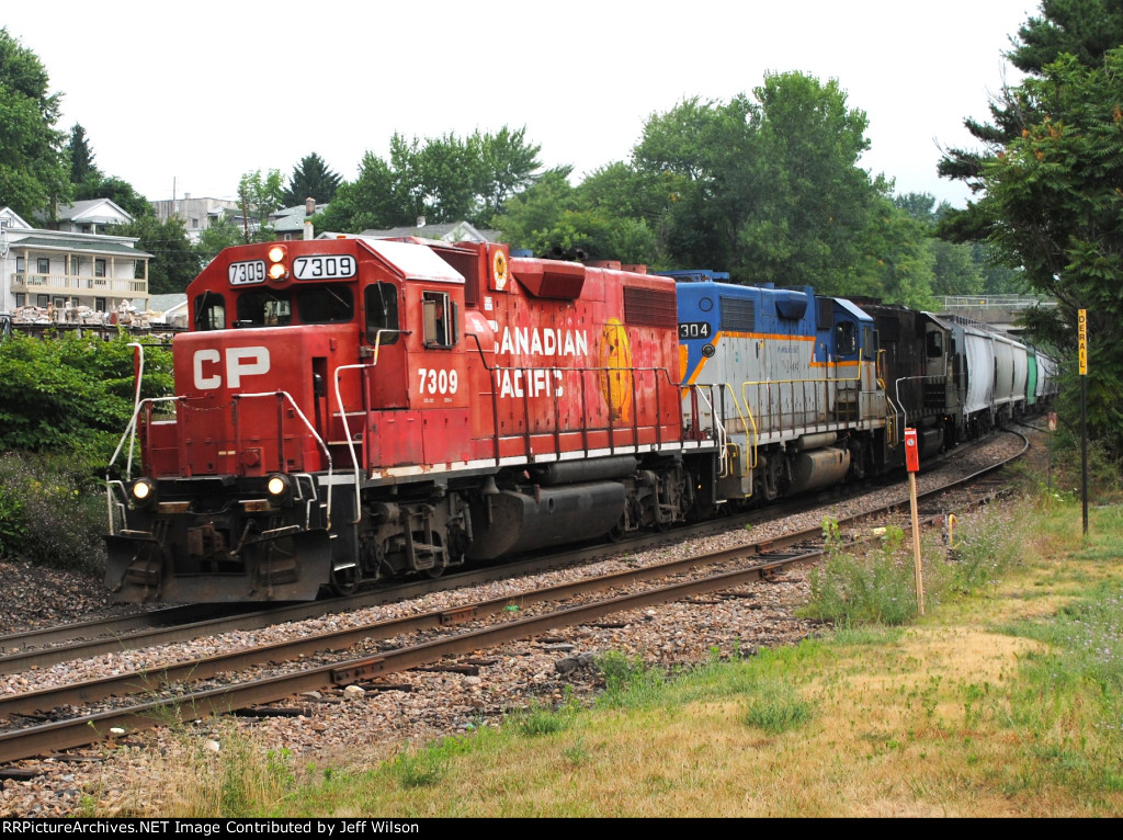 SB CP train 552